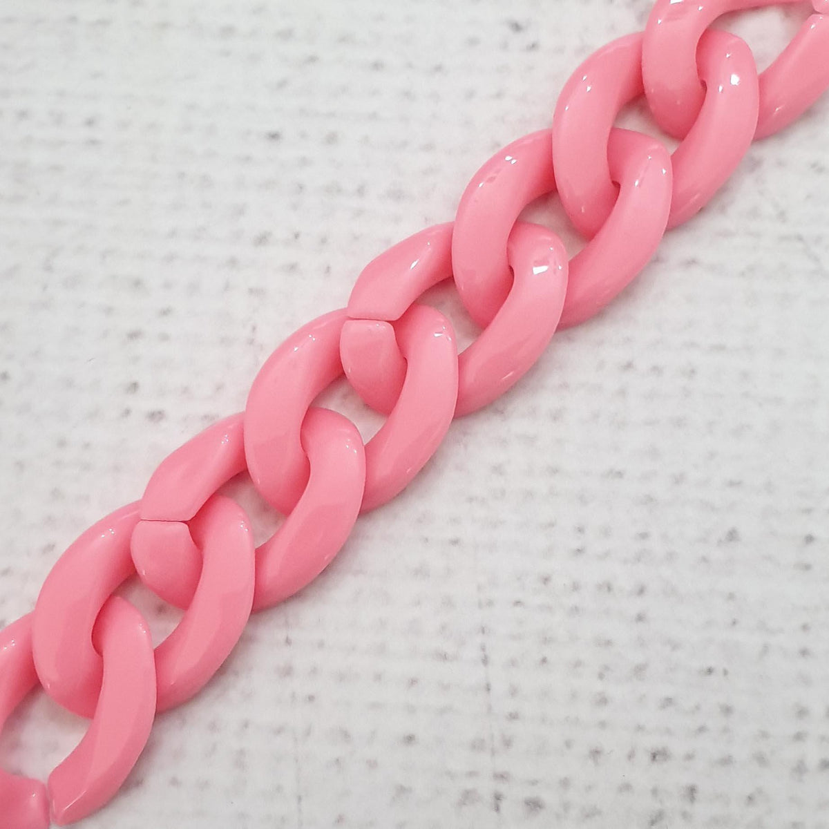 PINK plastic chain links – Purple Stitches